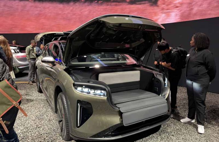 Lucid Unveils Electric SUV Model Lucid Gravity with 440+ Mile Range ...