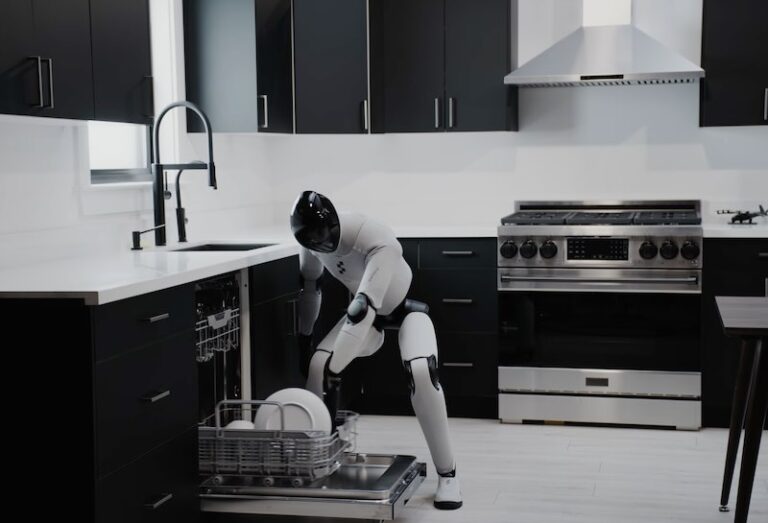 Figure Helix 02 Robot Completes Complex Kitchen Tasks Autonomously ...